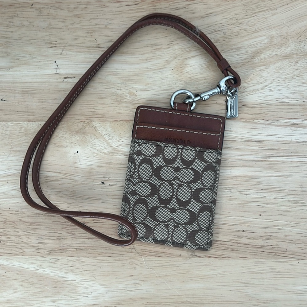 Coach Id Lanyard In Signature Canvas - Gem